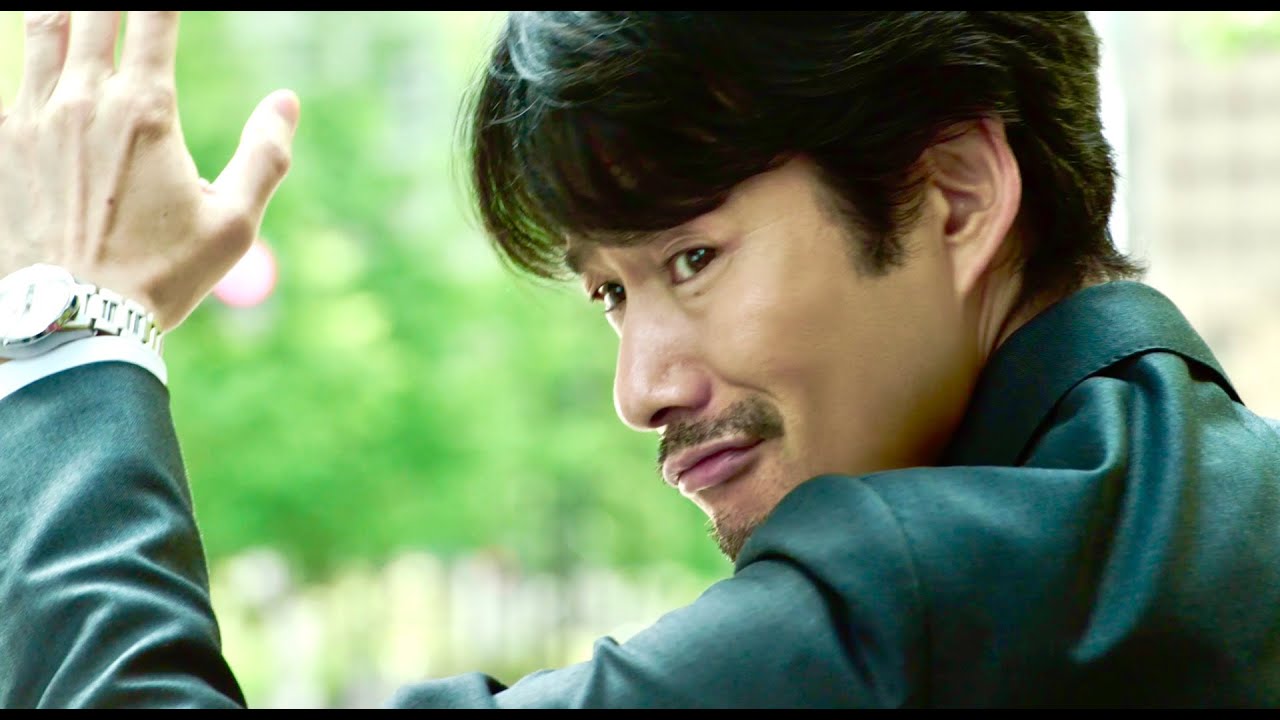 竹野内豊、タクシーの取り合いで挑発的な微笑み／タクシーアプリ「GO」CM - MASK9.COM